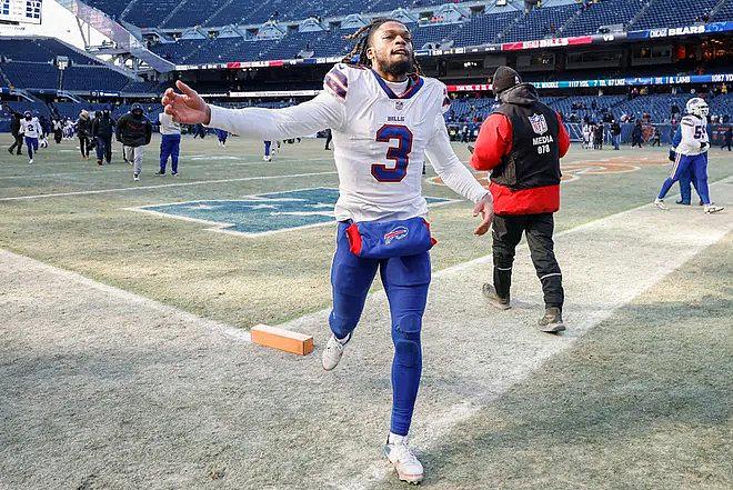 Damar Hamlin's collapse brings painful memories, concerns about ...
